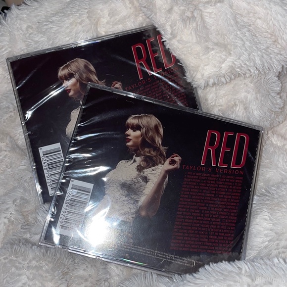 Taylor Swift | Other | New Taylor Swift Signed Red Taylors Version Cd ...